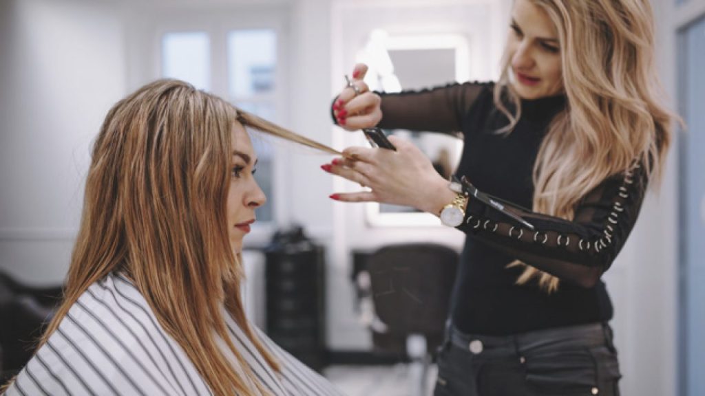 Tips for Choosing the Right Haircut | Daintyis